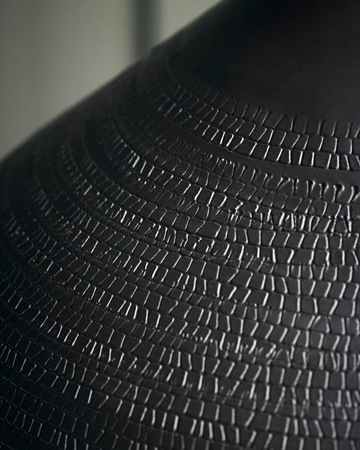 Reena Vase Koto Brown Black Small | Aluminium Vase | Sustainable ...